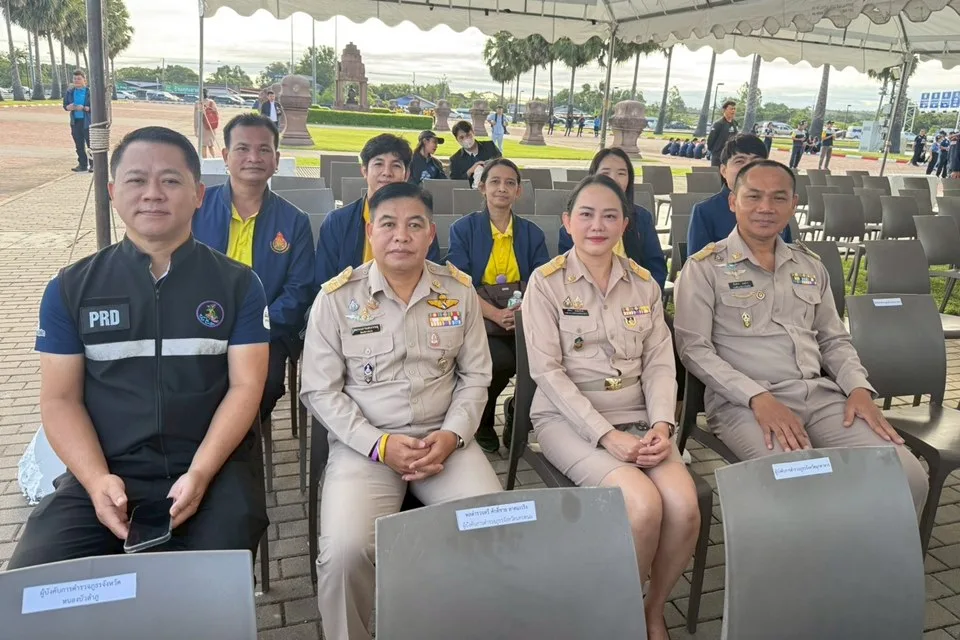 สพ.บุรีรัมย์ เขต ๑ ร่วมงาน Kick Off “รวมพลัง รักศรัทธา แก้ปัญหายาเสพติด” - OBEC